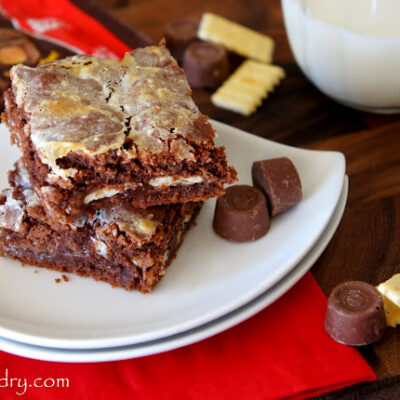Gooey Rolo Cake Bars - I Wash You Dry