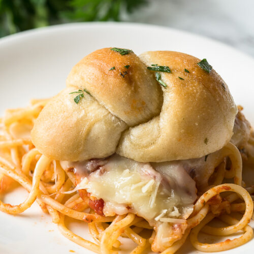 Spaghetti Garlic Knot Sliders - I Wash You Dry