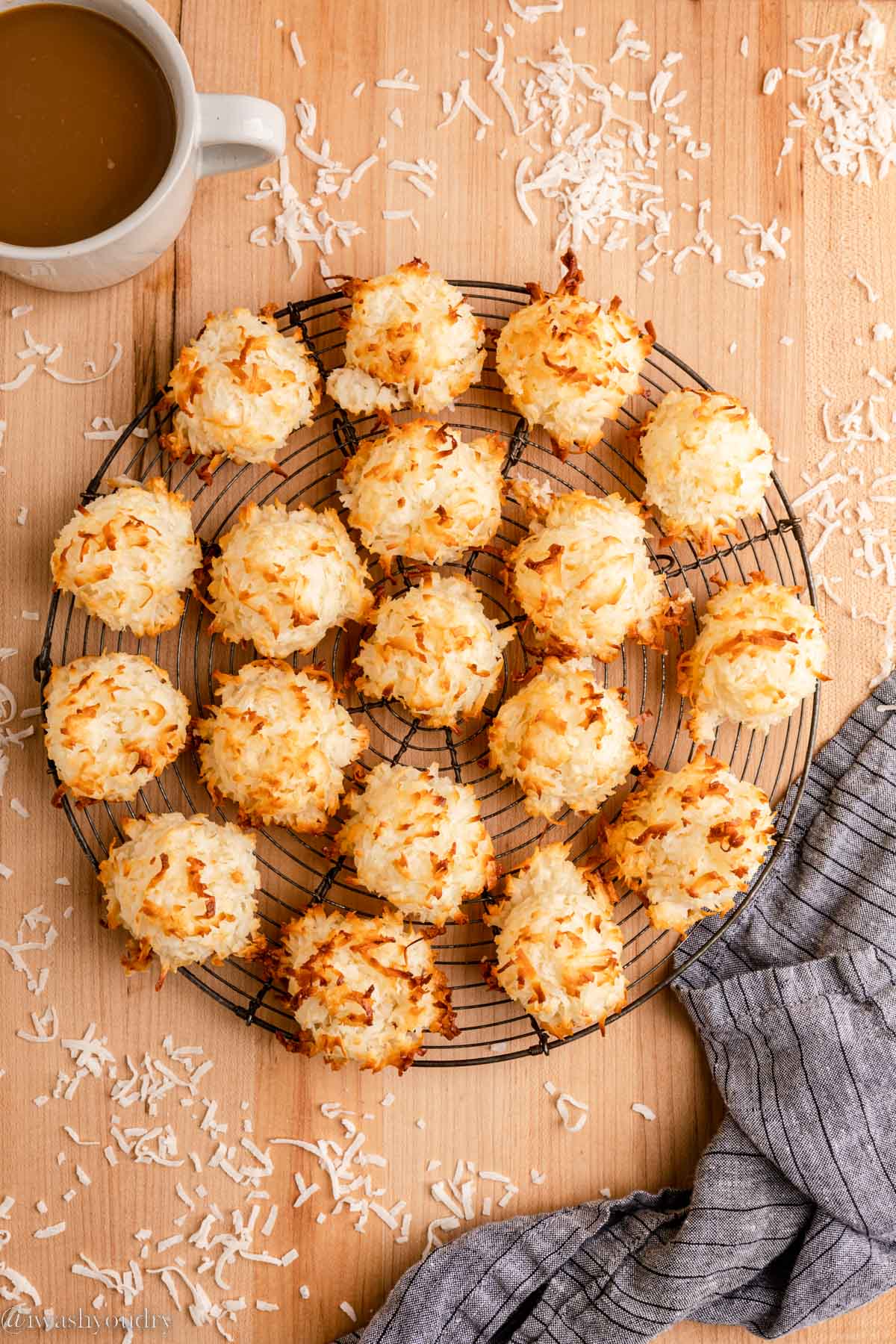 Coconut Macaroons - I Wash You Dry